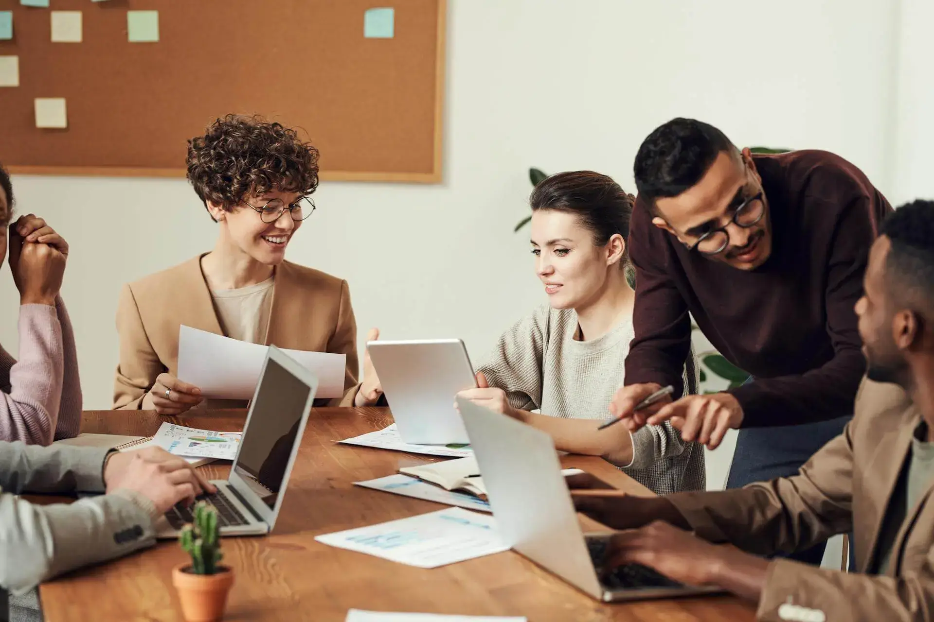 How to Build a Connected Workforce Through Effective Employee ...
